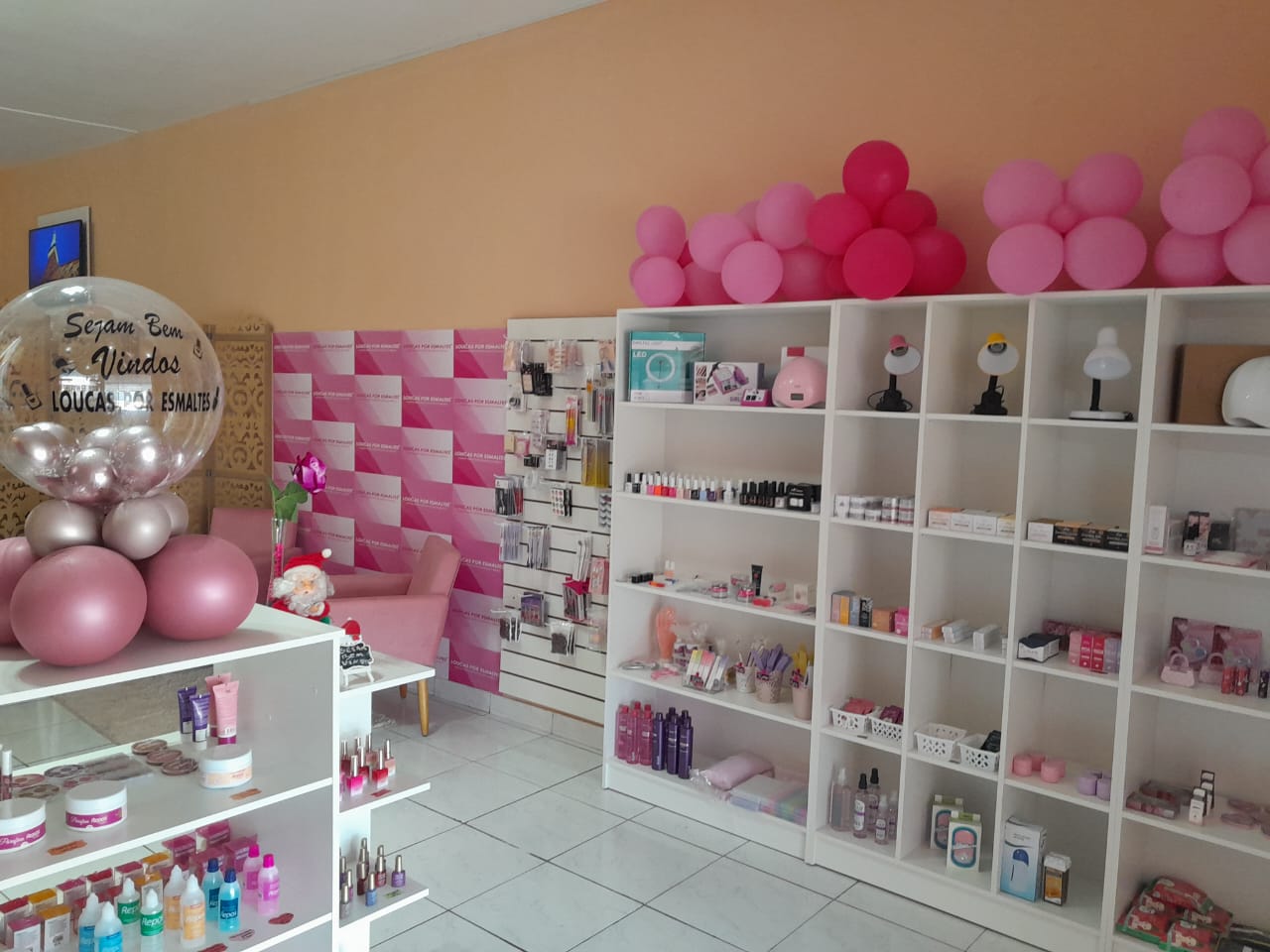 Franquia Loucas por Esmaltes inaugura loja em Comópolis