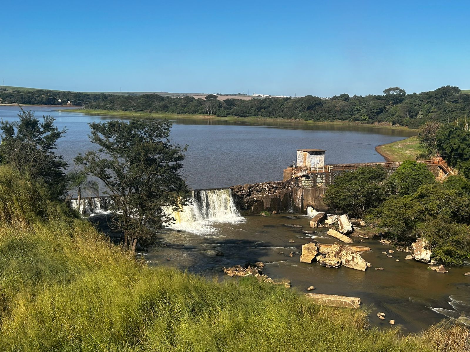 Veja a situação do Paredão de Cosmópolis dois meses após rompimento